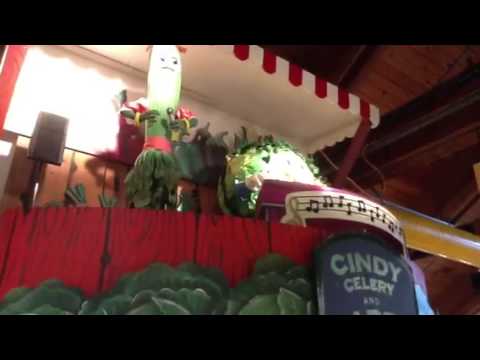 Stew Leonard's Cindy Celery & Larry Lettuce Show - YouTube