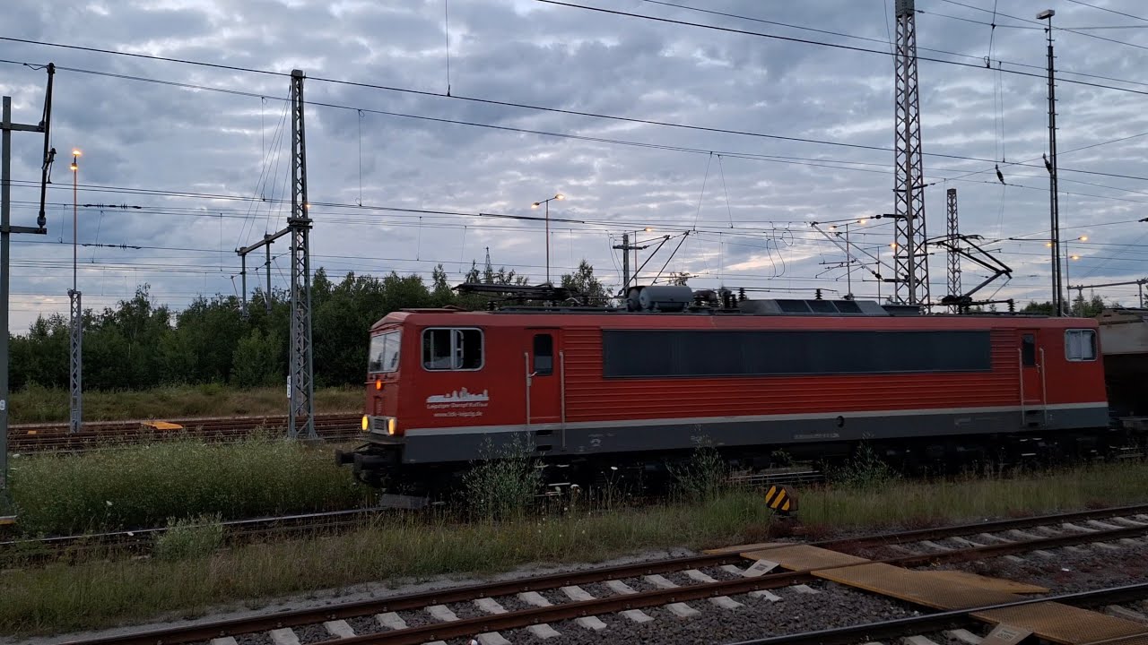 Lehrte (West); passing freight train + Leipziger Dampf KulTour 155 series loco (20240707) (1 ...