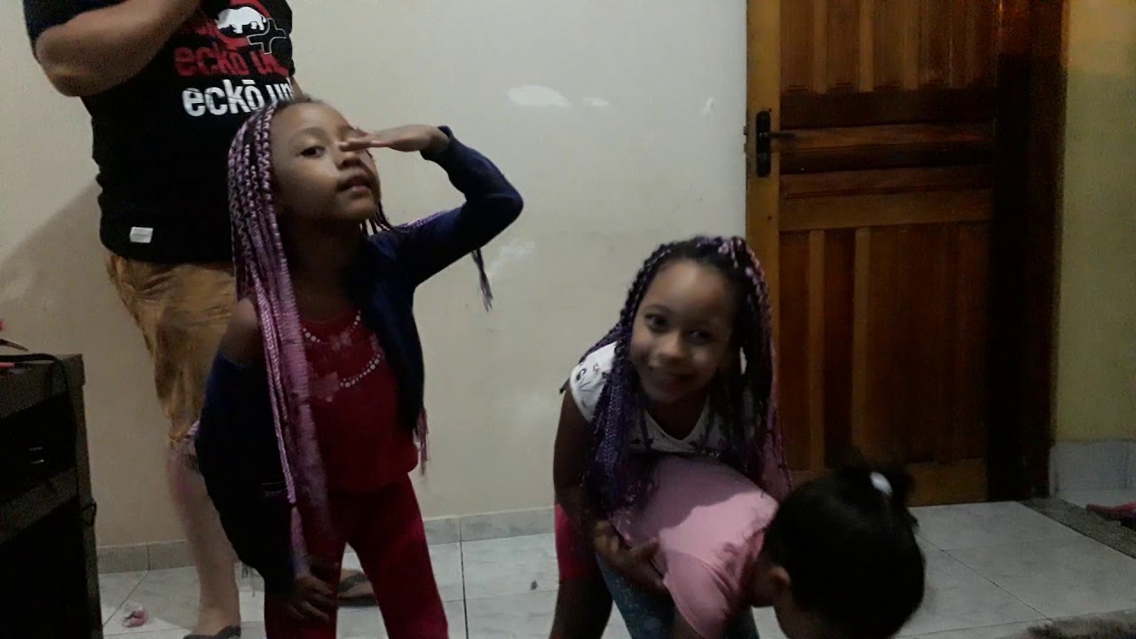 Lívia Gomes oficial. - YouTube