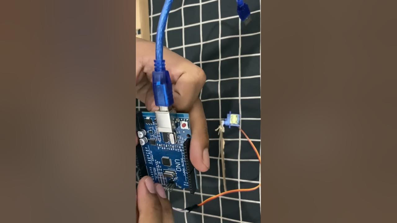 PROJEK IOT ALAT TEBAR PAKAN IKAN OTOMATIS DENGAN ARDUINO UNO - YouTube
