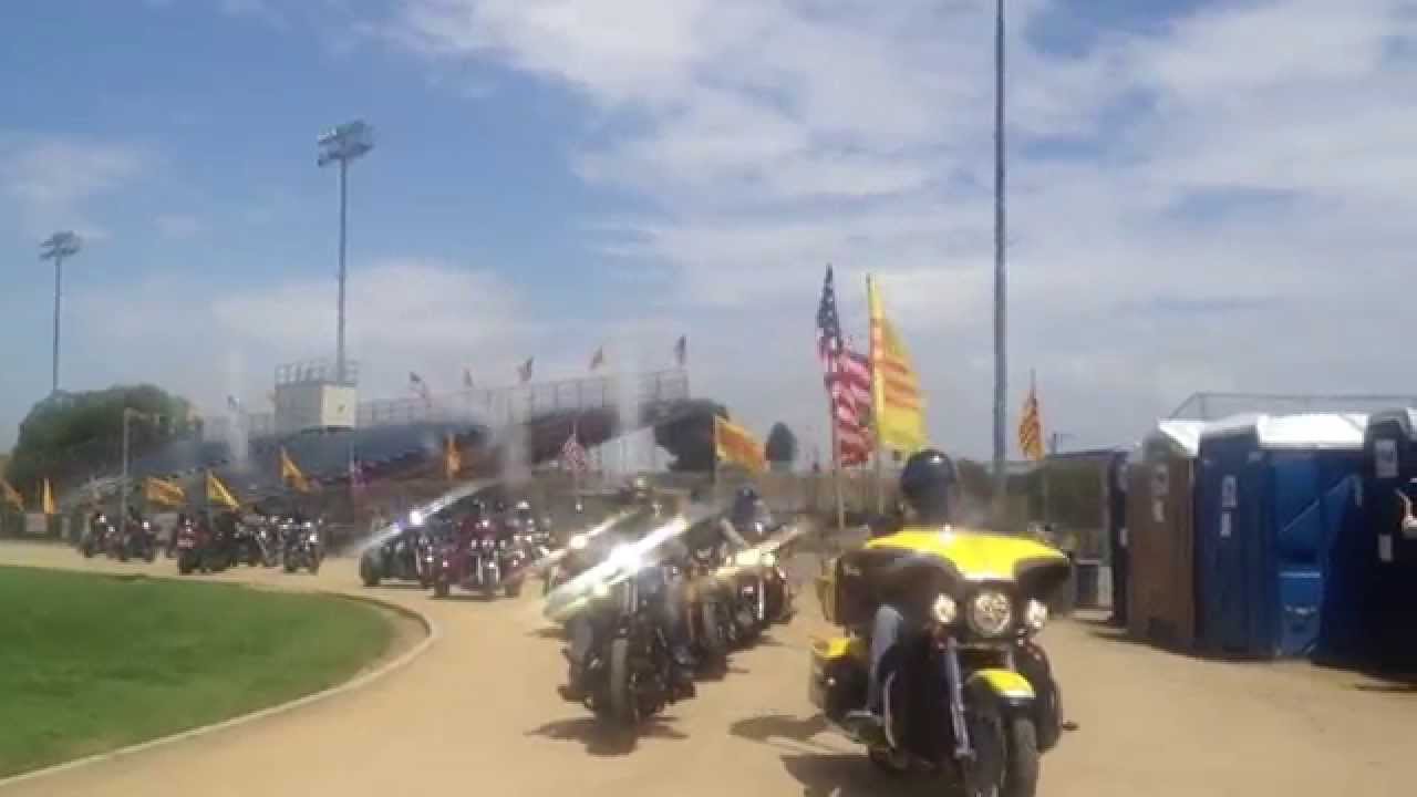 Đoàn Xe VHOG ( Vietnamese Harley Owners Group) - YouTube