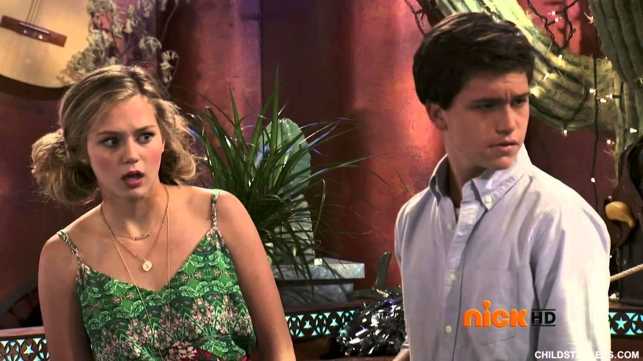 Ashlyn Faith Williams - Bella and the Bulldogs Clips - YouTube