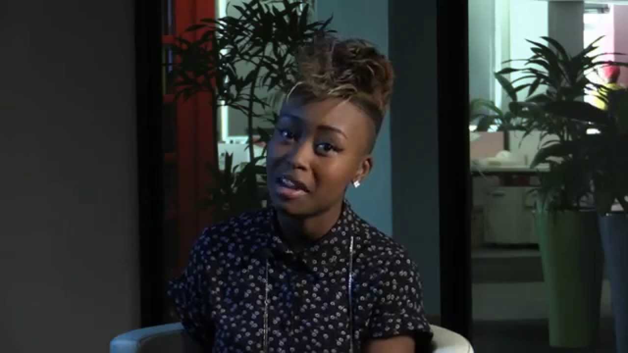 Zoe Zana sings her new single, Bulletproof, acapella in our studio ...