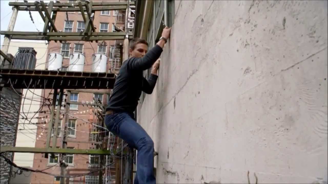 Arrow Freerunning #1 - Climbing Building - YouTube