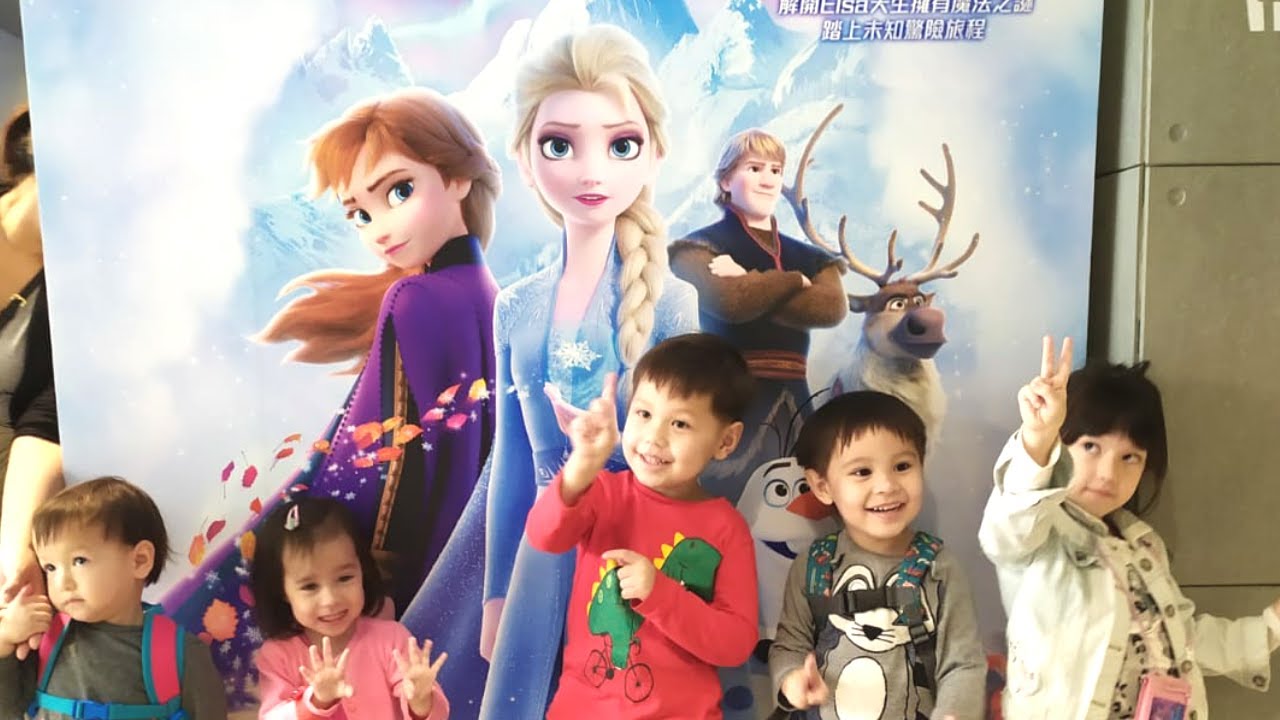 FROZEN 2 MOVIE DATE WITH FRIENDS - YouTube