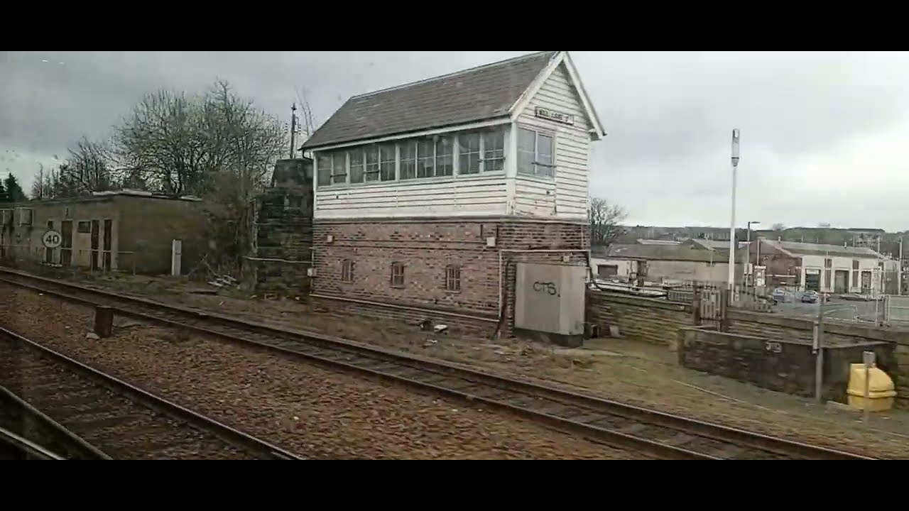 LEEDS TRAIN VIEWS FROM THE WINDOW FOOTAGE - YouTube