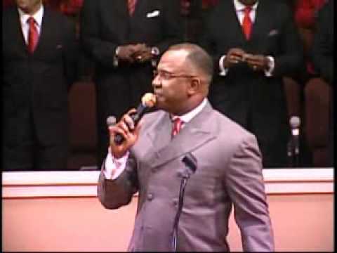 Christmas Praise Break At The Grove - YouTube