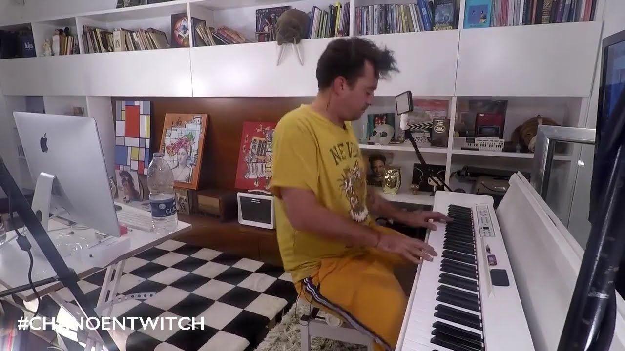 Chano (Tan Biónica) se cae re loco en stream (clip) - YouTube