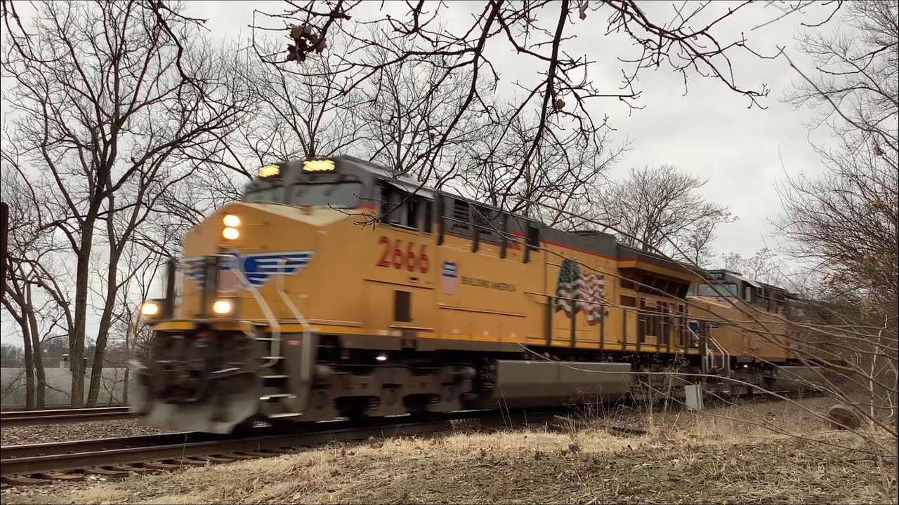 UP Mixed Freight Train - Oakland, MO - YouTube