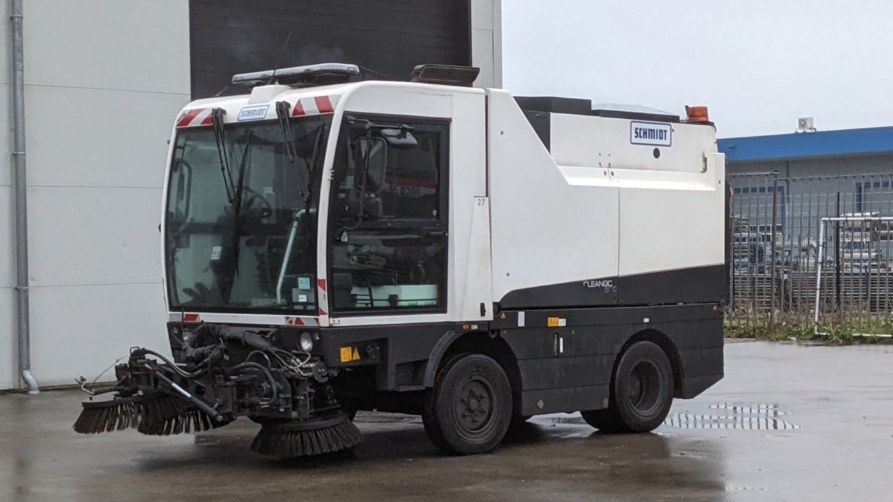 Stratenreinigingmachine SCHMIDT CLEANGO 500 | TJK-53-T | Bouwjaar 2013 - YouTube