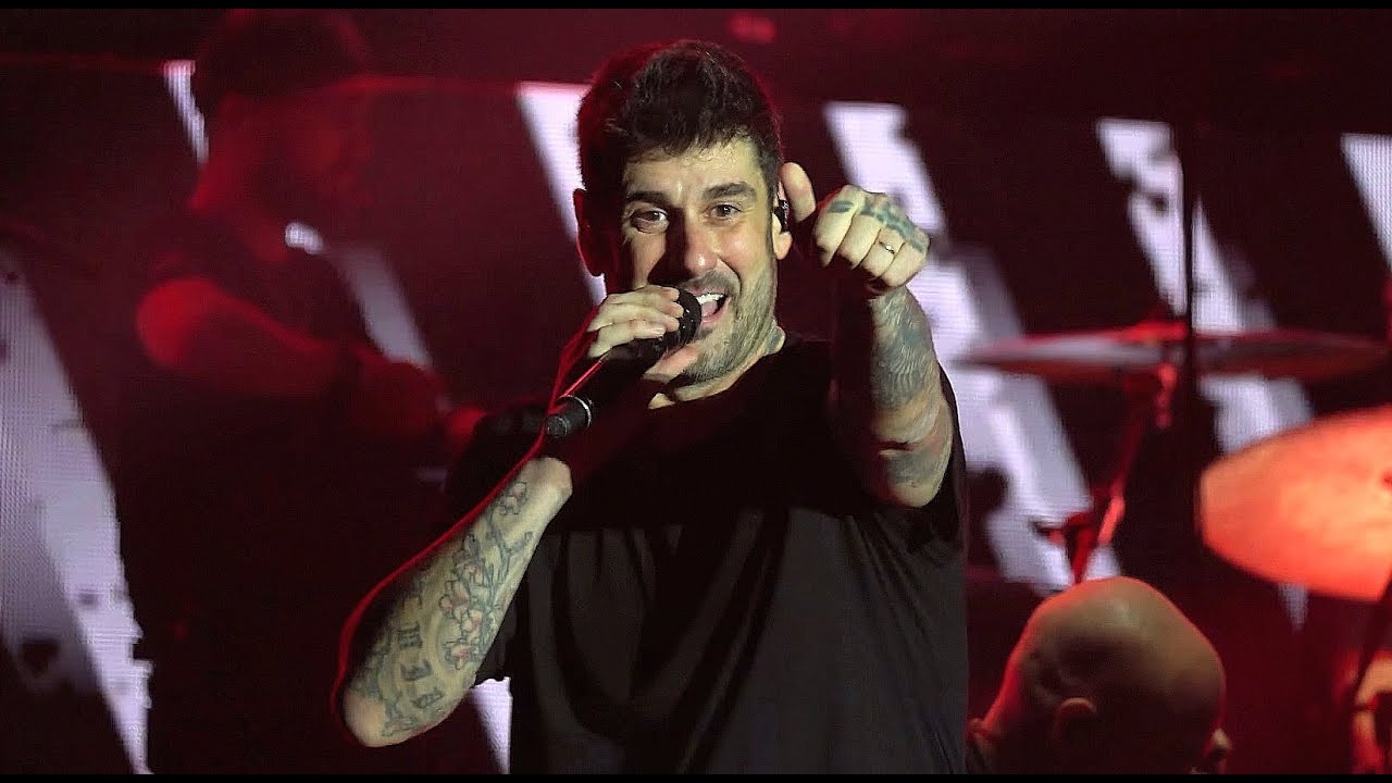 Melendi - Resumen Concierto Gira "20 Años Sin Noticias" (Barcelona) [4K ...