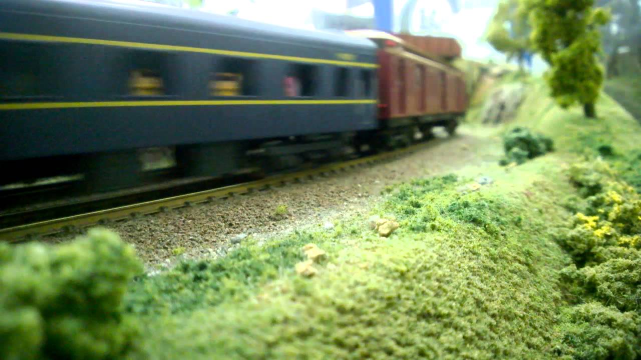 Double Heading HO VR R Class - YouTube