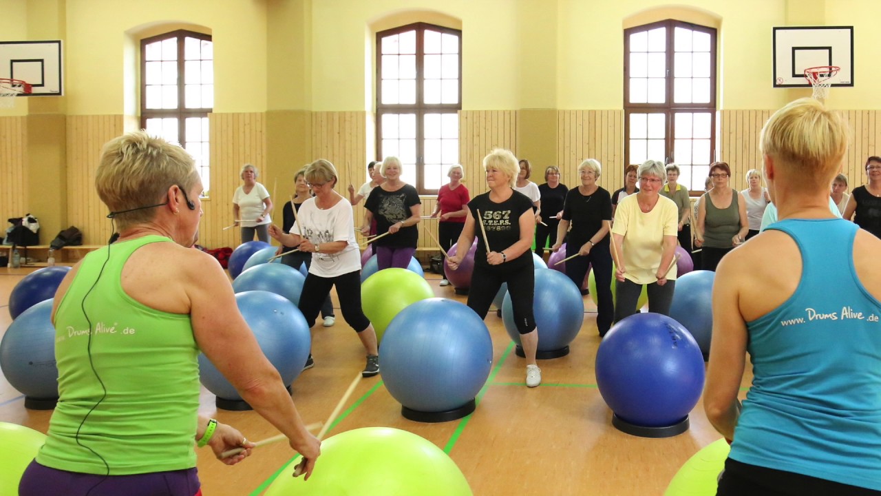 Drums Alive® Golden Beats # 3 - YouTube