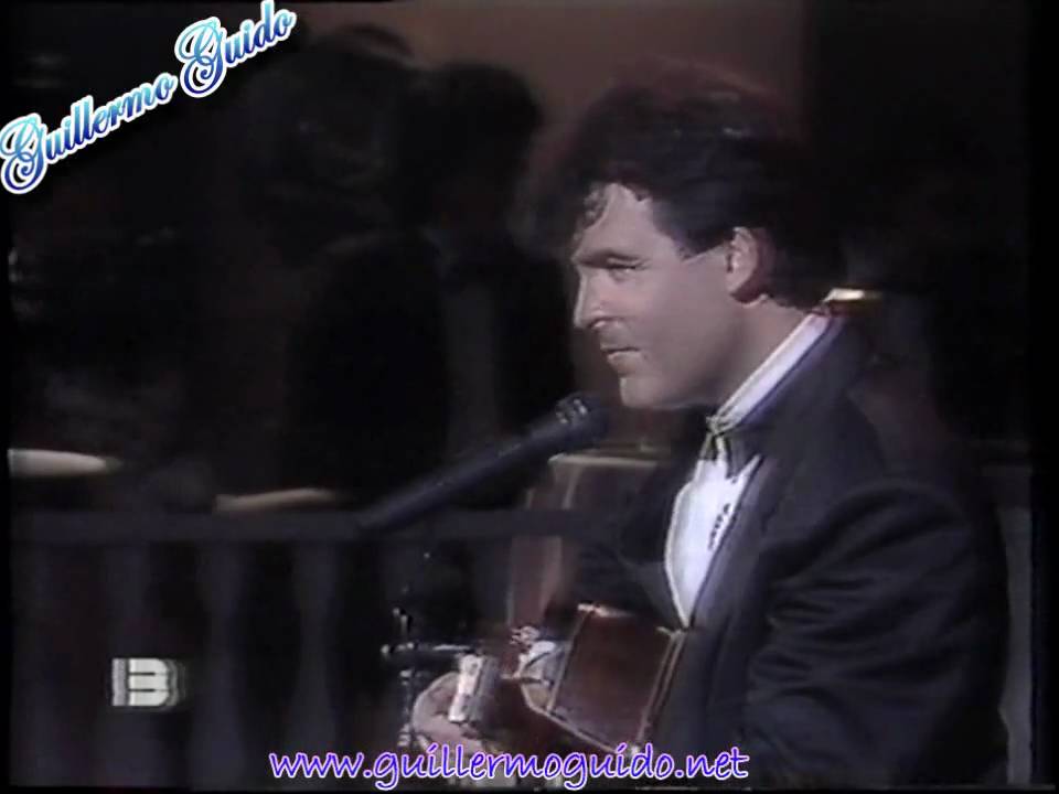 Guillermo Guido - El Hombre del Piano (Querido Sandro) - YouTube