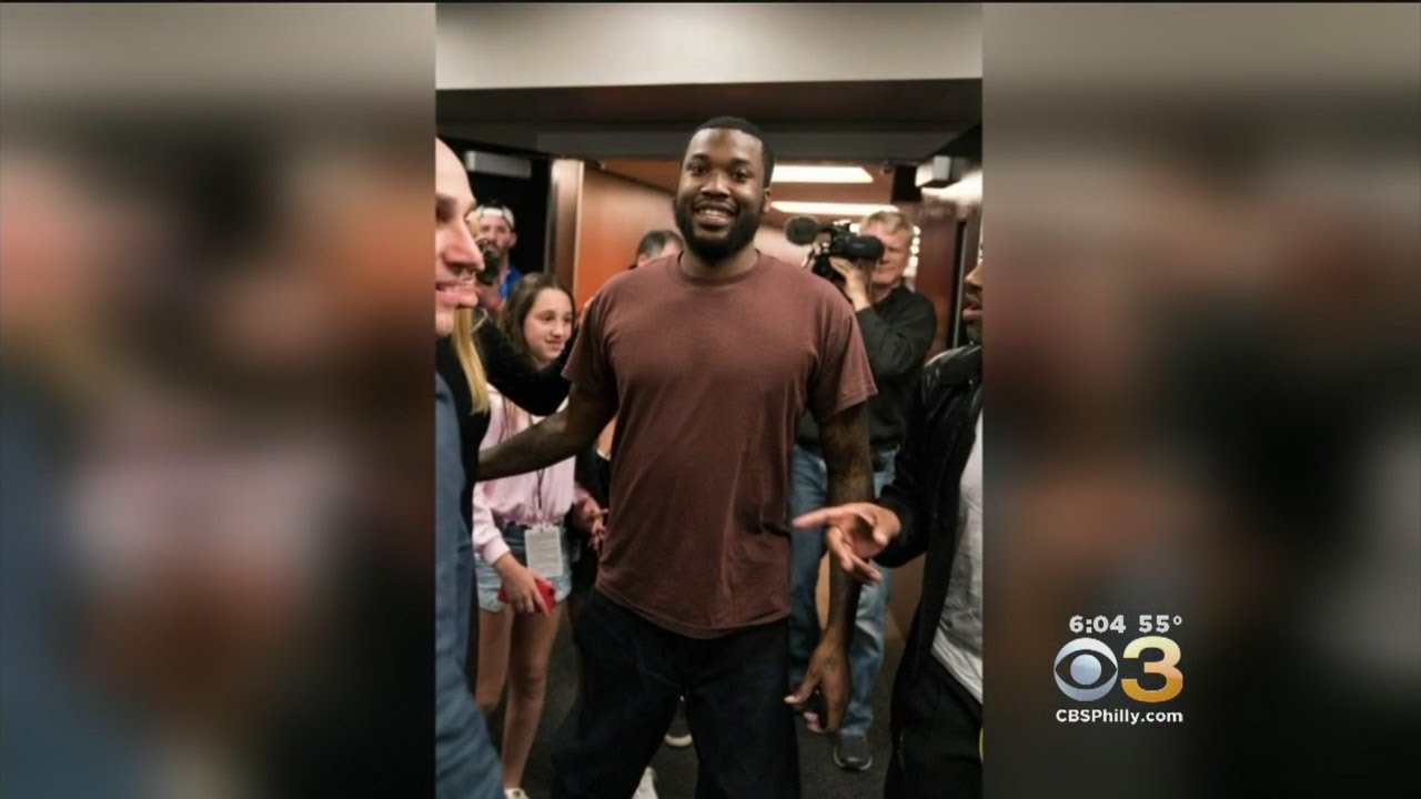 Meek Mill Released; Rings Bell At Sixers Game - YouTube