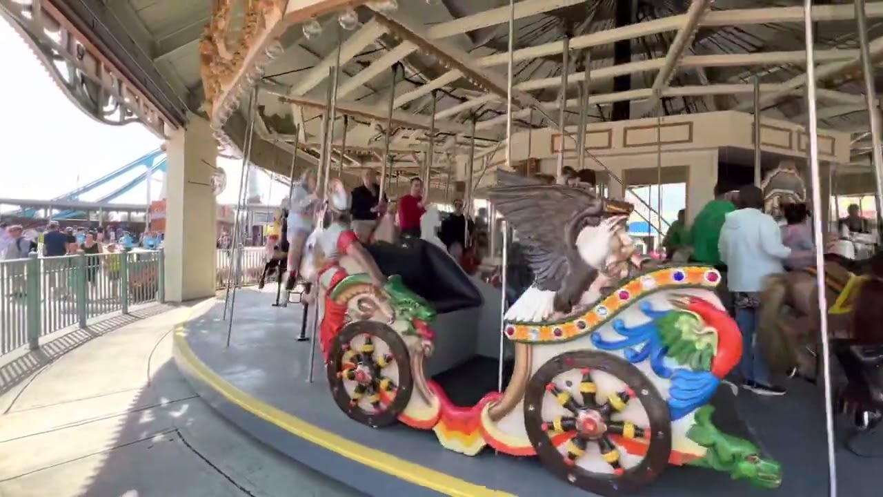 Midway Carousel & Wurlitzer 153 band organ at Cedar Point - YouTube