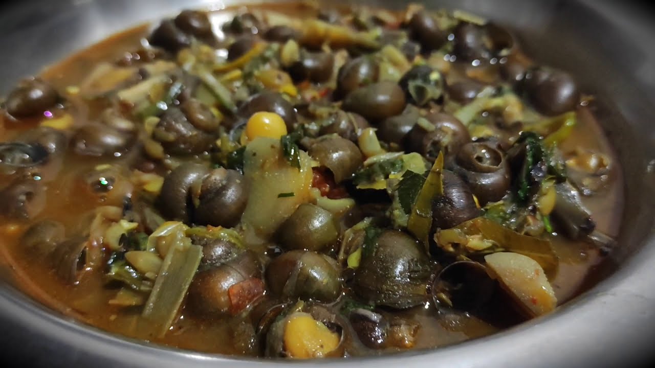 Tharoi thongba (Snail curry) - YouTube