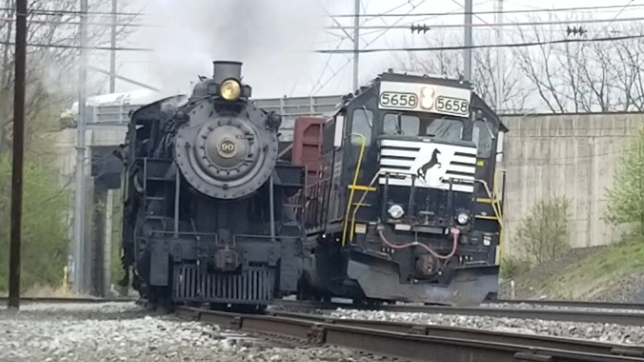 Norfolk Southern Freight Sharing Leaman Place With 90! | READ ...