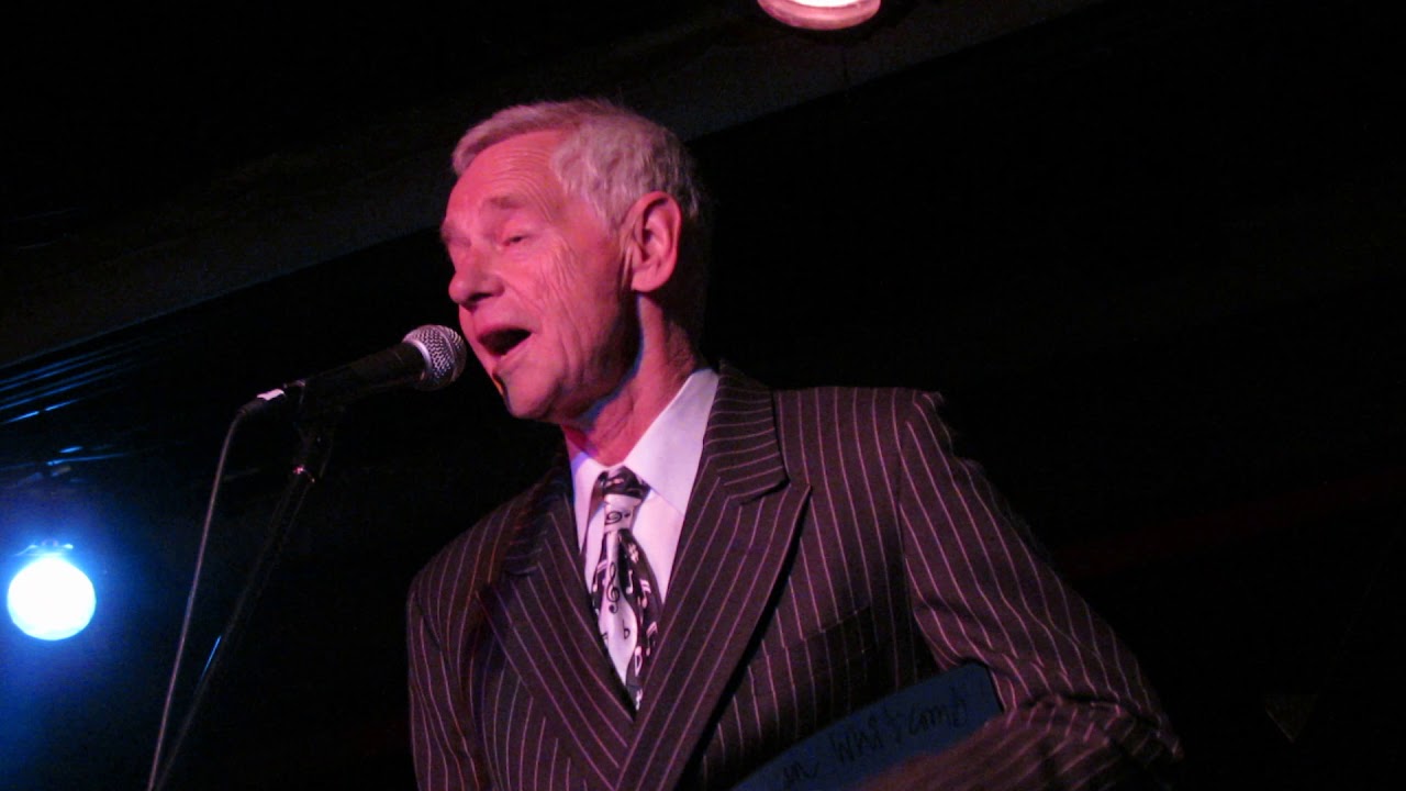 Ian Whitcomb Performs "At The Boarding House" - YouTube