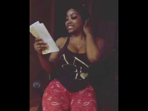 Irene the dream twerk in the studio