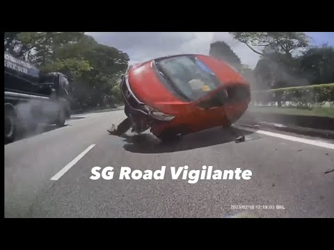 18feb2023 pie p plate honda jazz clip truck when lane changing lost control & smash in road divider