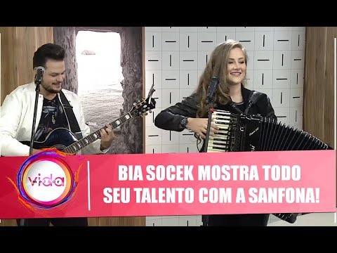 Cantora Bia Socek mostra todo o seu talento com a sanfona! - 19/07/19 ...