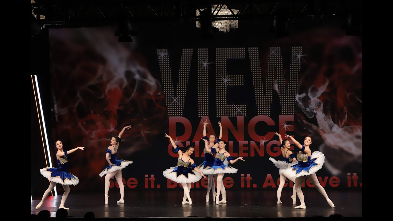 Circus - Senior Competitive Pointe Dance - YouTube