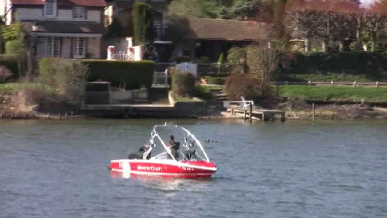 Mastercraft X7 on La Seine River in France, March 2012 - YouTube