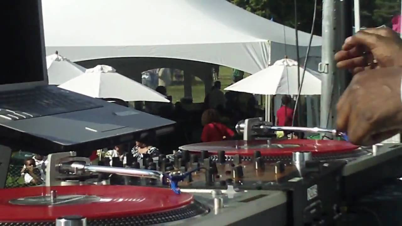 The Legendary DJ Grandmaster Flash! - YouTube