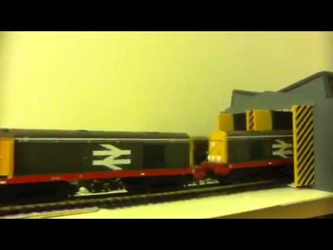 Bachmann Class 20 Railfrieght in multiple DCC consist Double Heading ...