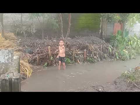 Mandi di Kali belakang rumah Djuna 13-12-21