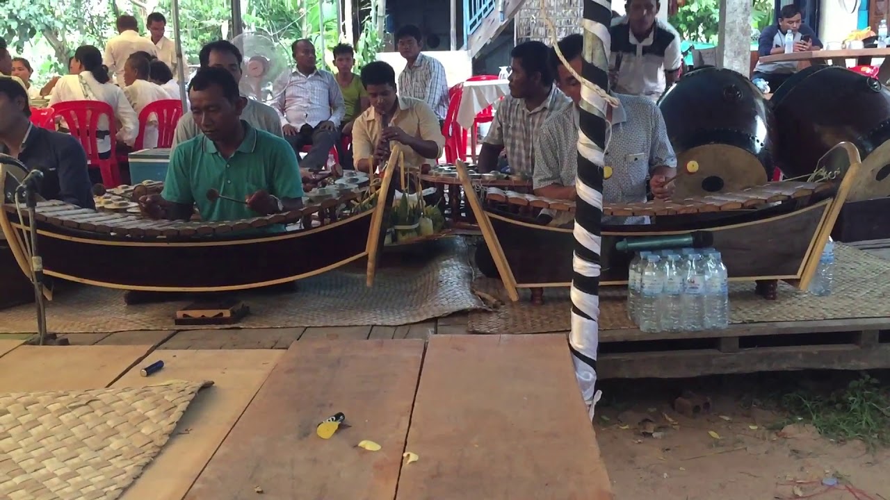 Musical instrument of Cambodia - Traditional music - Pleng Pinpeat ...