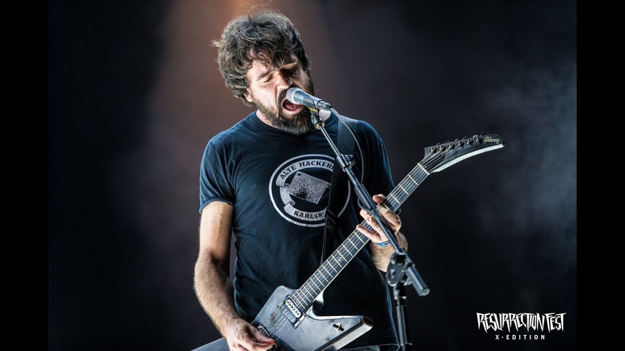 Berri Txarrak - Oihu (Live at Resurrection Fest 2015, Spain) - YouTube