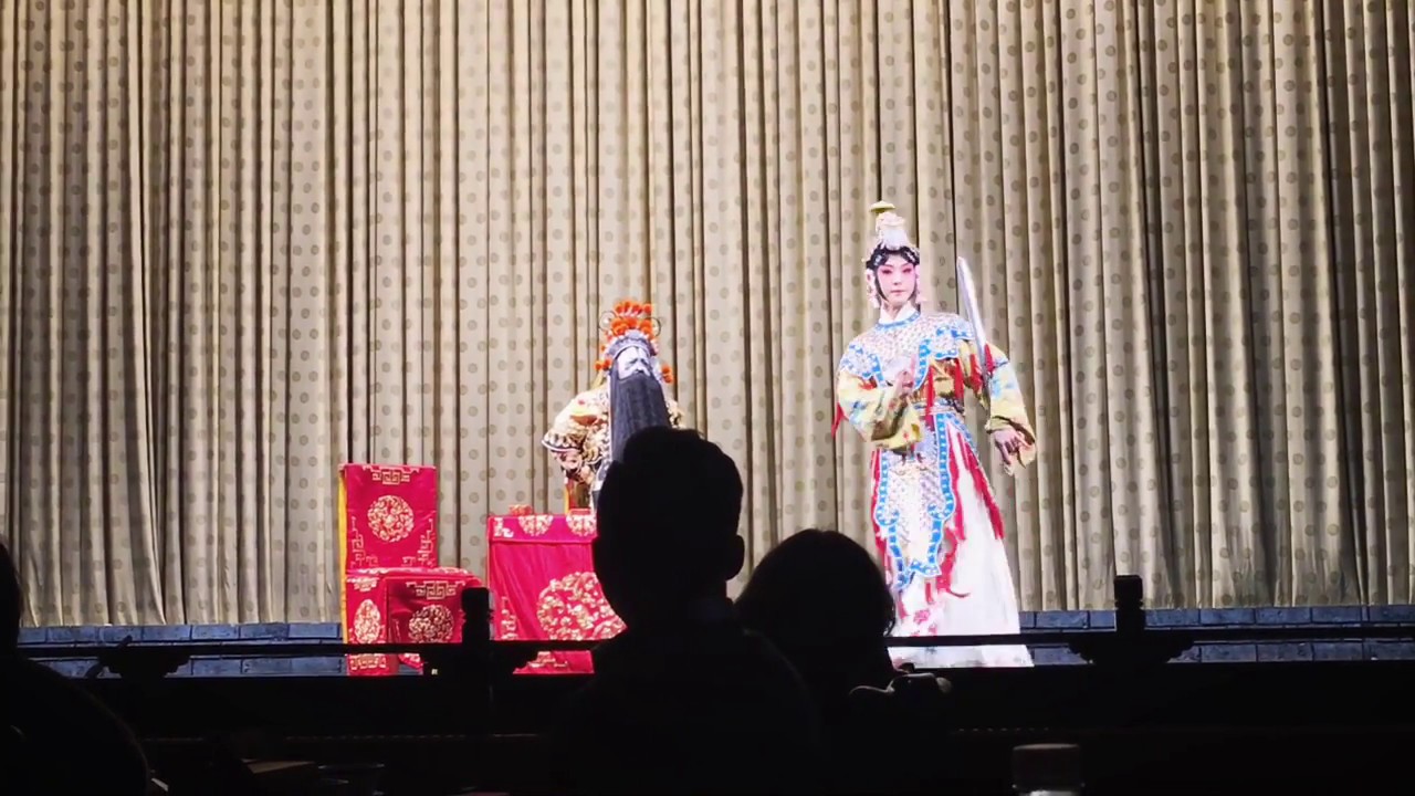 Beijing Opera - Farewell My Concubine - YouTube
