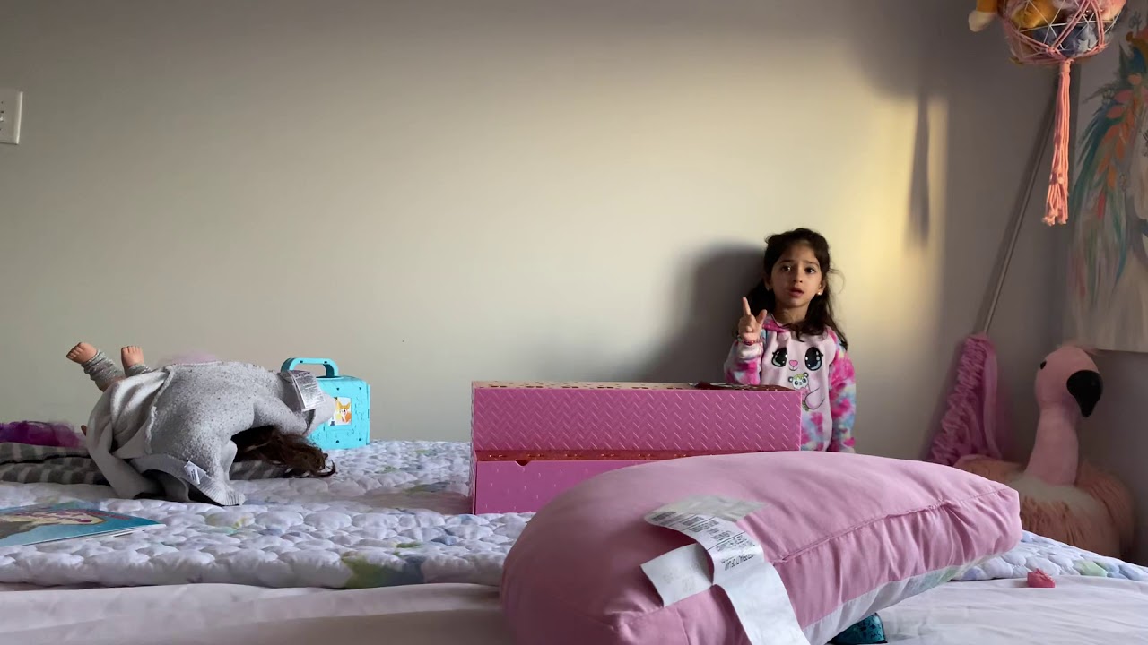 Princess sienna playing with her toys - YouTube