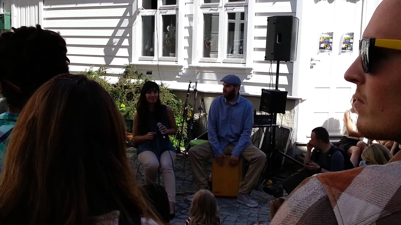 Myrna Braza - Changes, mini concert from the "street party" in Bergen ...