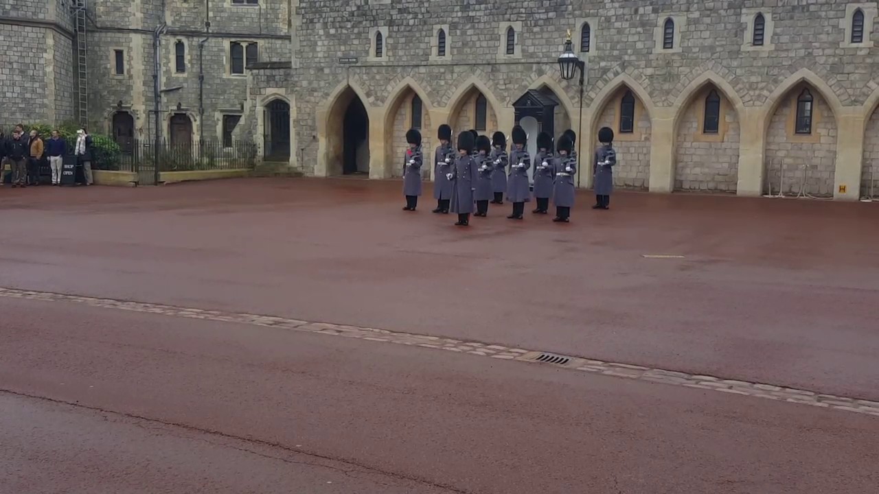 Windsor Castle Changing of the Guards - YouTube