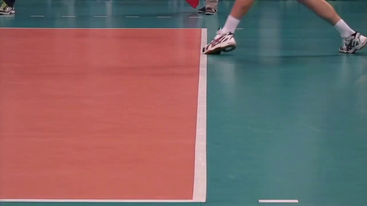 Pisa la linea en el saque - YouTube