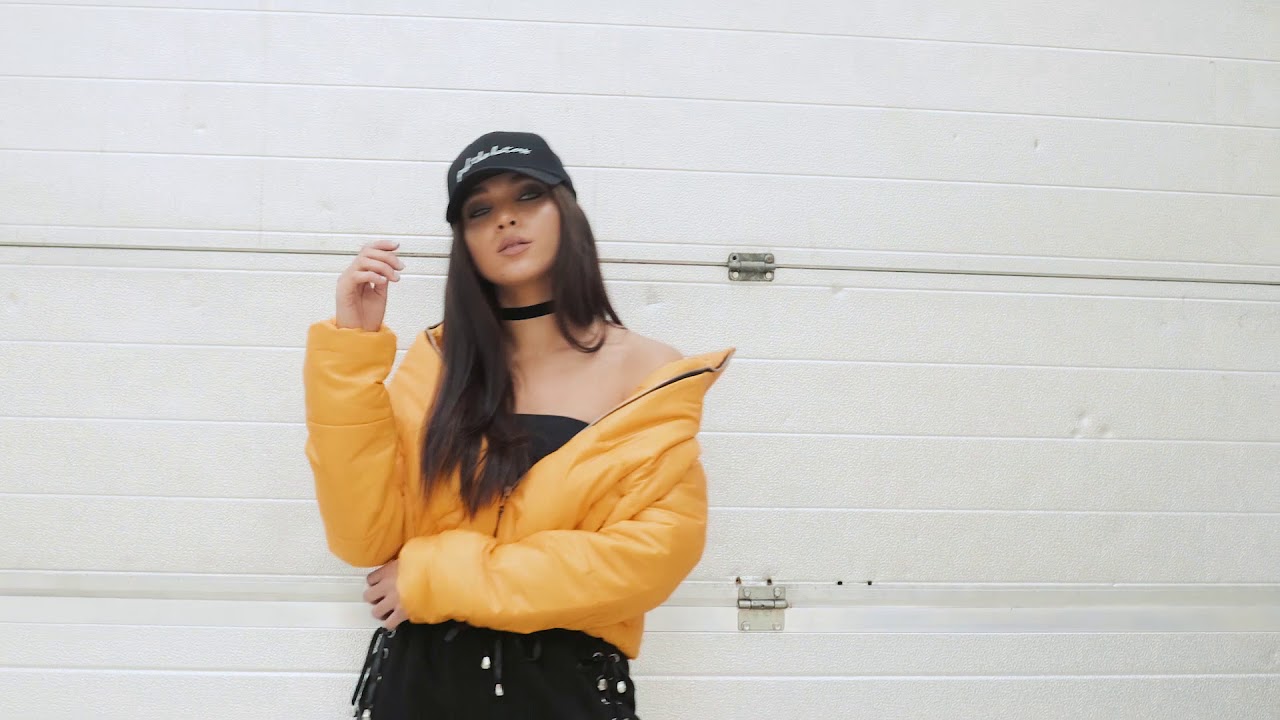 HOW TO STYLE PUFFER JACKETS | LASULA.COM - YouTube