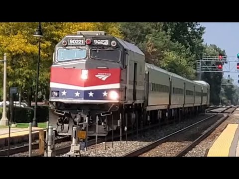 Amtrak Hiawatha NPCU #90221 Veterans Unit & NPCU #90200 First "Cabbage ...