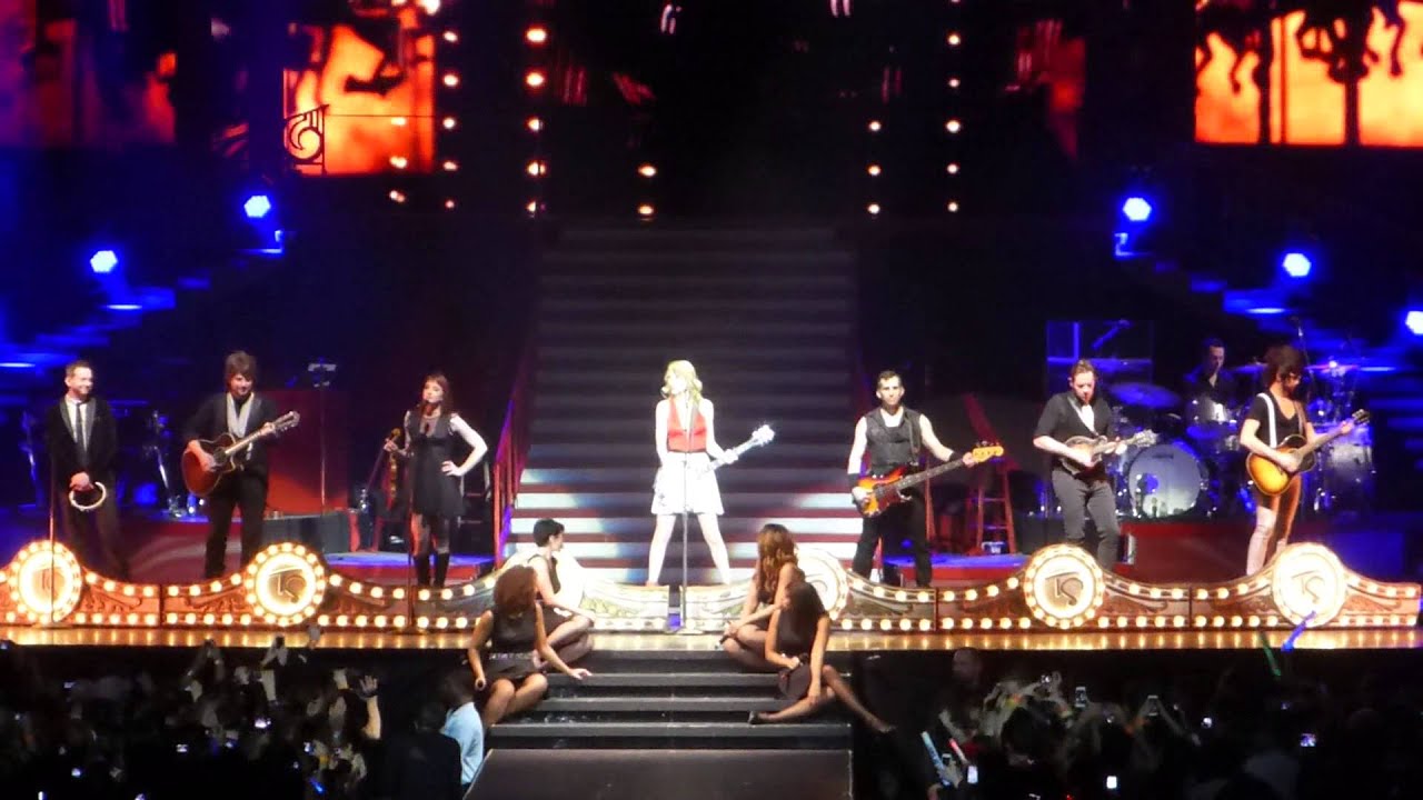 Taylor Swift Mean, O2 London, 11 Feb 2014 - YouTube