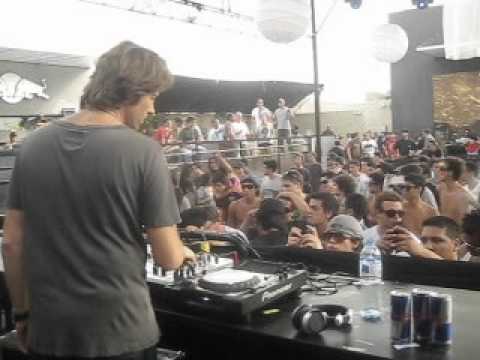 Hernan Cattaneo @ SUPERCLUB La Huaka Perú - Asia 07-04-2012 .16 - YouTube