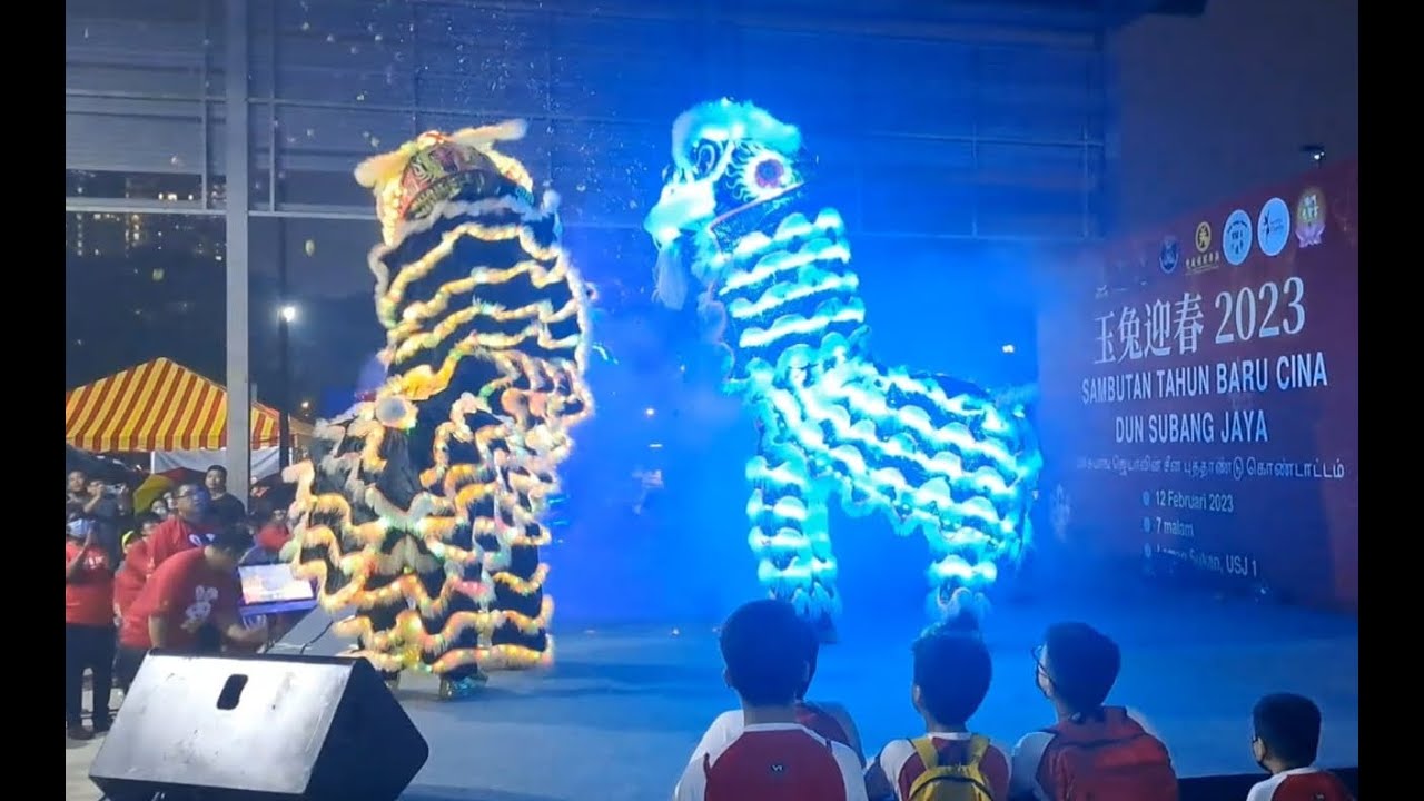 LED Lion Dance at USJ 1, on 12-2-2023 - YouTube