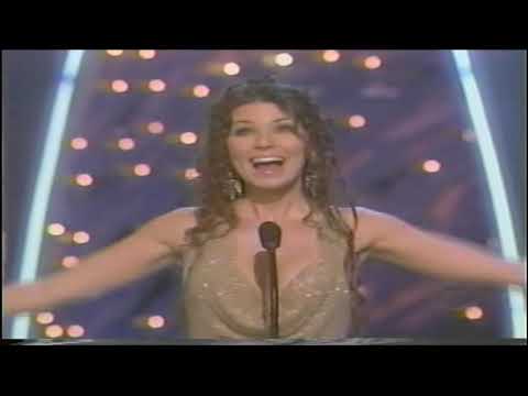 Shania Twain Presents Male Vocalist of the Year Award to Alan Jackson ...