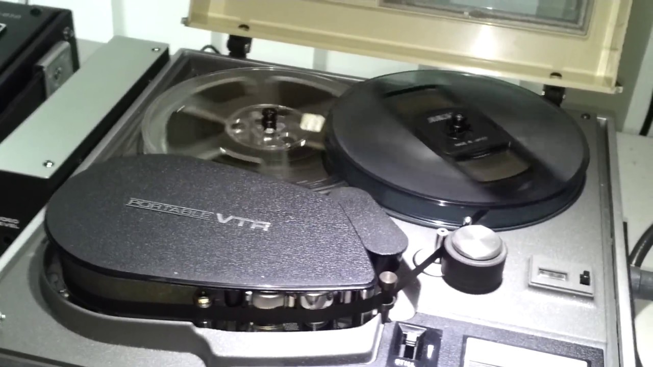 Akai VT 100 S on action - YouTube