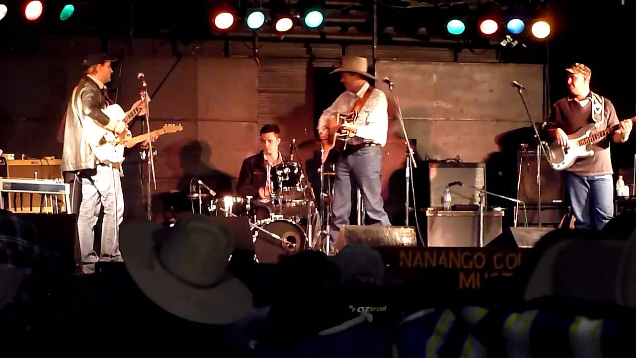 Dean Perrett and Stuie French - Above and Beyond - YouTube