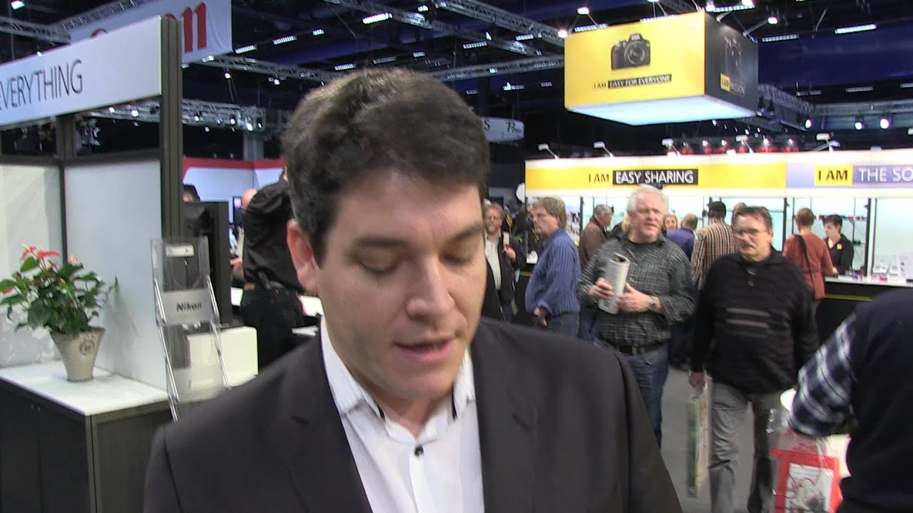 FOTOMÄSSAN 2012: Snackar kompakternas framtid med Nikons Nicolas Gillet ...