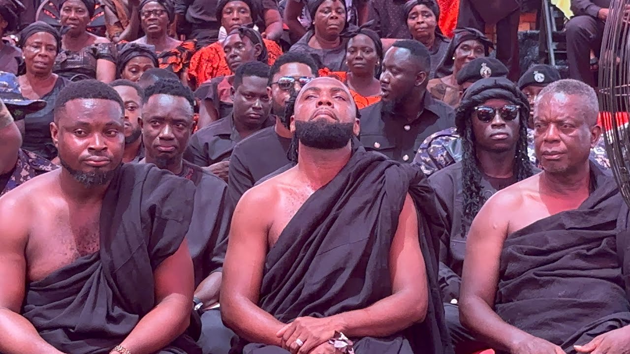 Aww💔😭 Rev.Obofuor Cries like a Baby at his Mums 1 Week Celebration ...