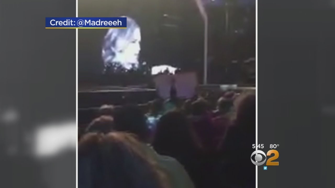 Fan Records, Adele Gets Mad - YouTube