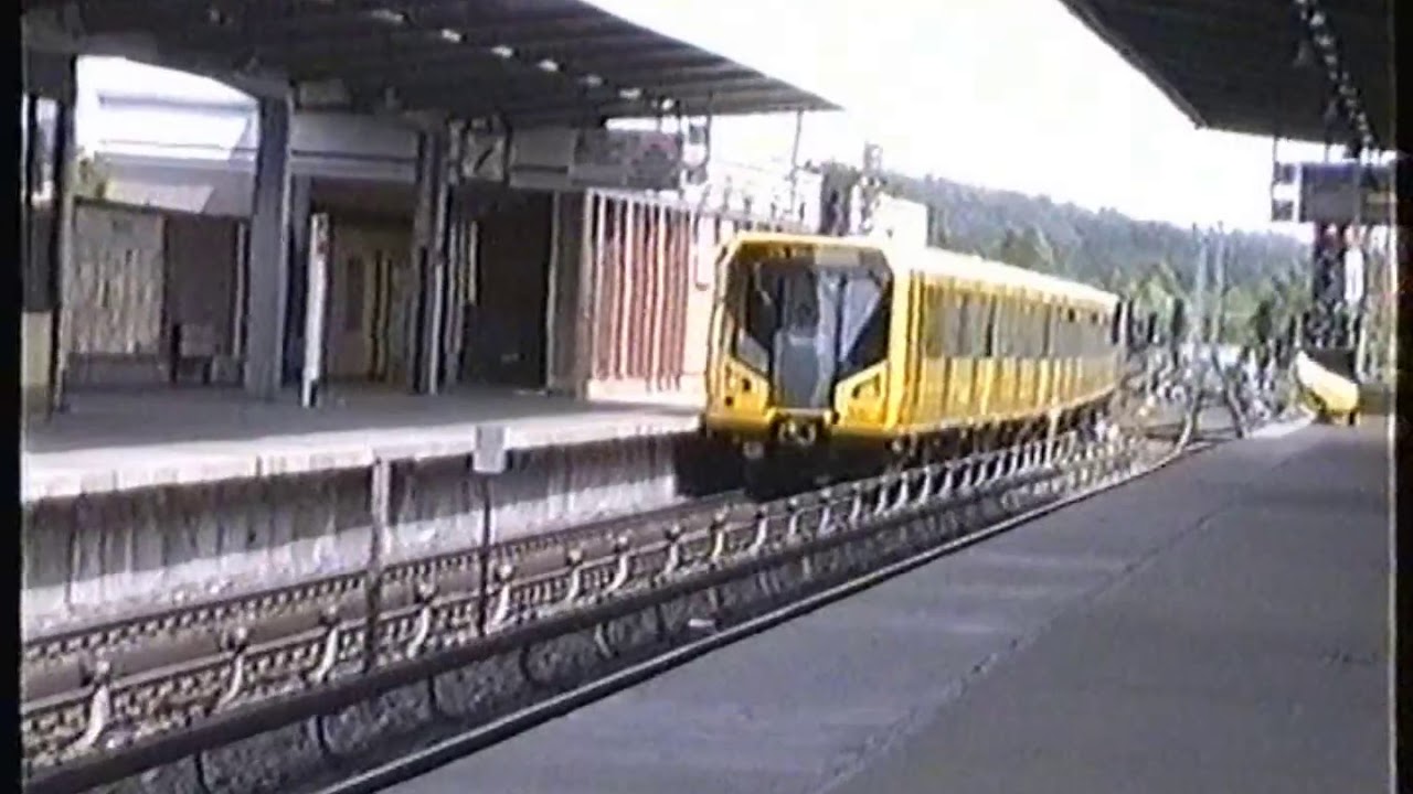 U-Bahn Berlin - H-Züge auf der U5 Anfang der 2000er - YouTube